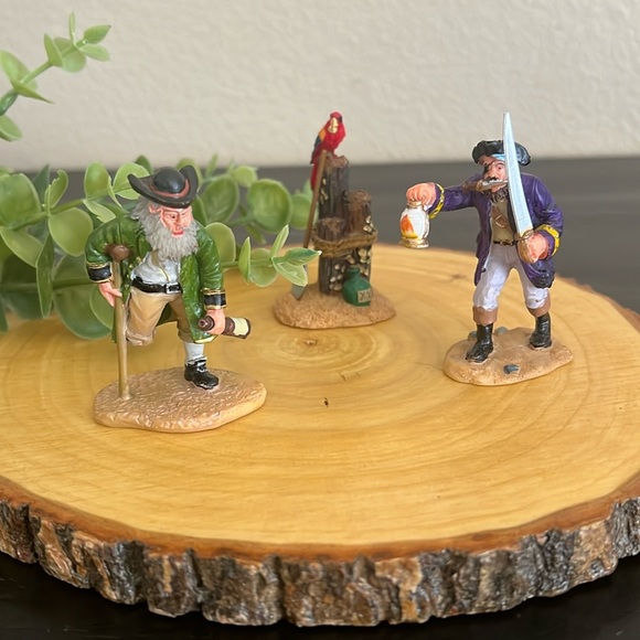 Lemax | Holiday | Euc Lemax Spookytown Halloween Pirates And First Mate ...